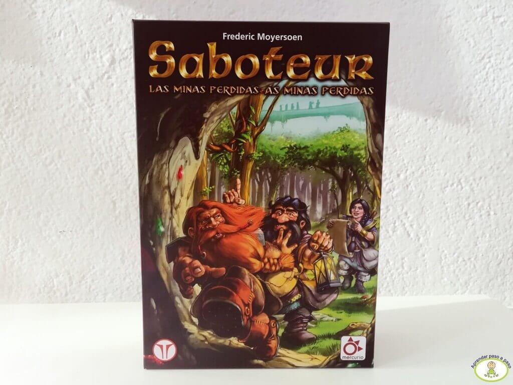 Saboteur 1 descripción logo - Bebé a Mordor